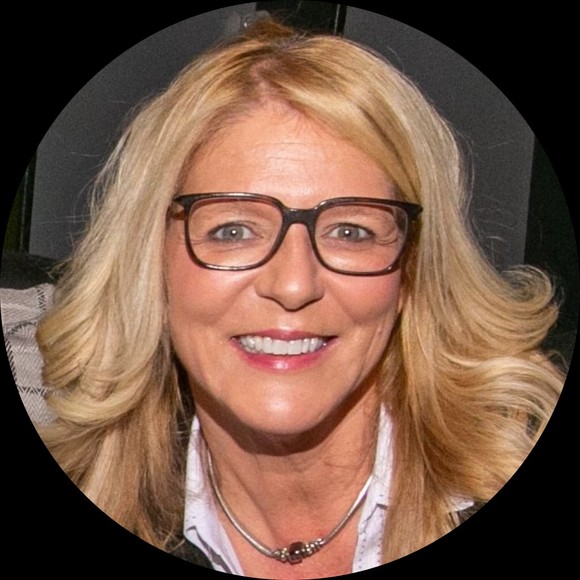 Kelly's Closet (@kellygirl1027) | Poshmark